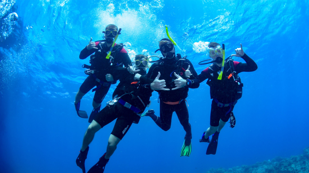 Great Barrier Reef Dive Package | Ultimate Travel